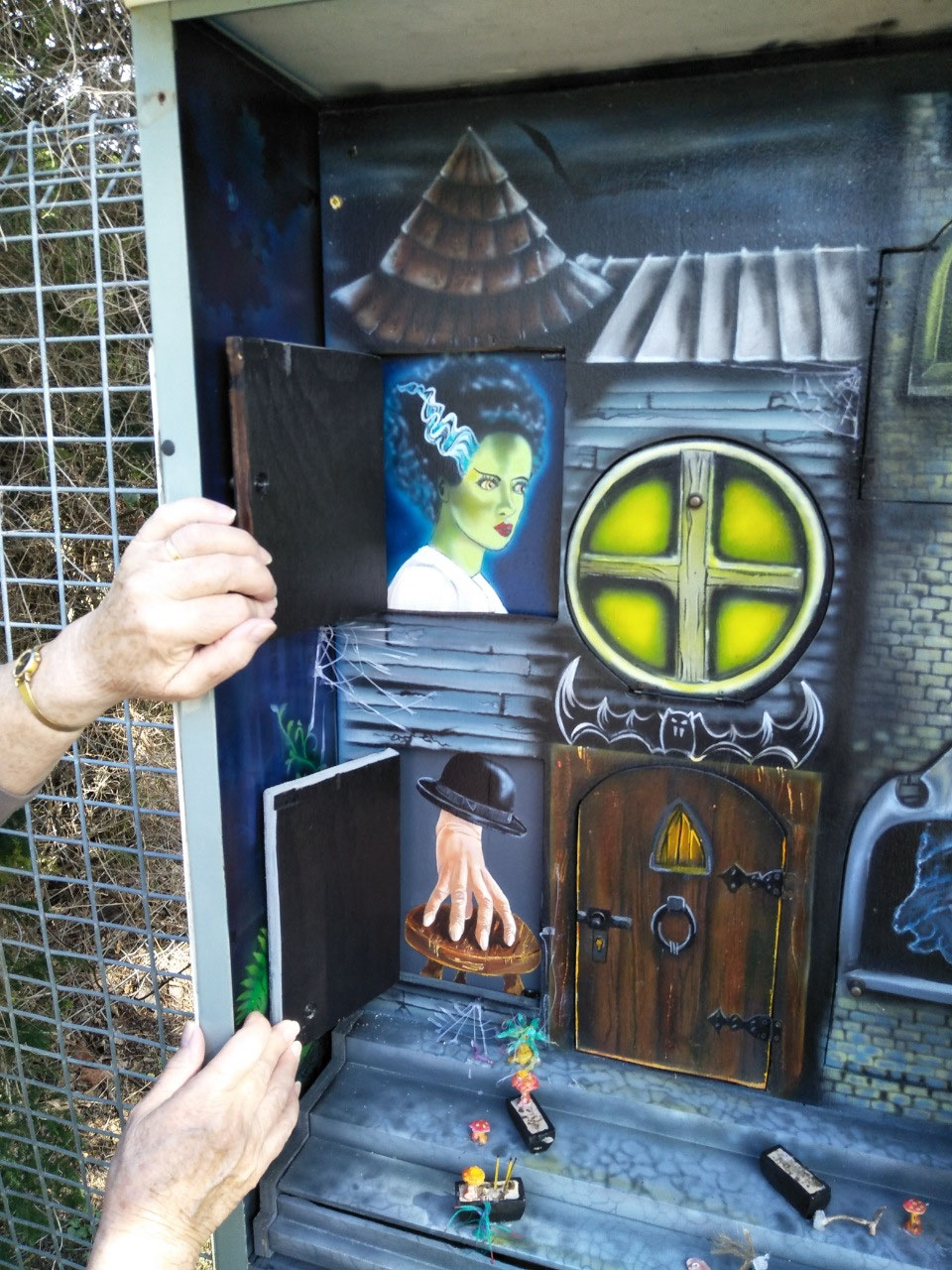 Collect two awesome Caches