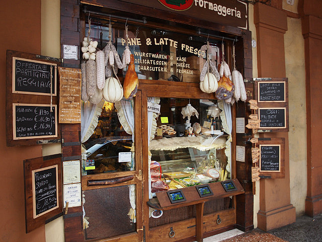 Bologna, Towers, Porticos and Food